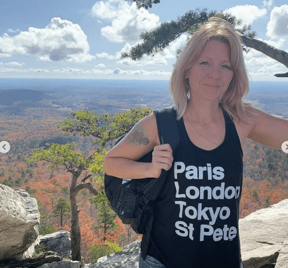 Navigating the Artistic Path: A Guide for Emerging Artists - Creative ...